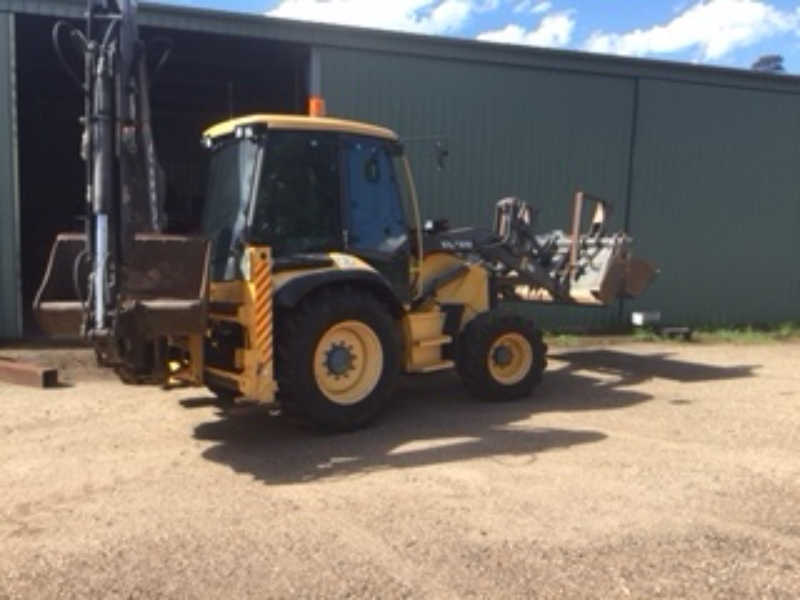 Lot 7 - VOLVO BACKHOE | AuctionsPlus