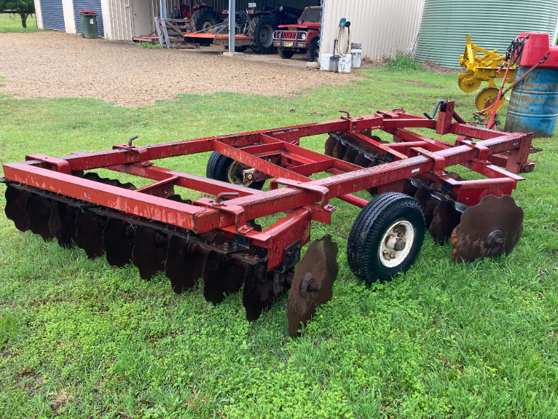 Lot 34 - OFFSET DISC PLOUGH | AuctionsPlus