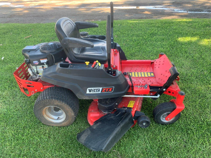 Lot 15 - VICTA ZTX ZERO TURN MOWER | AuctionsPlus