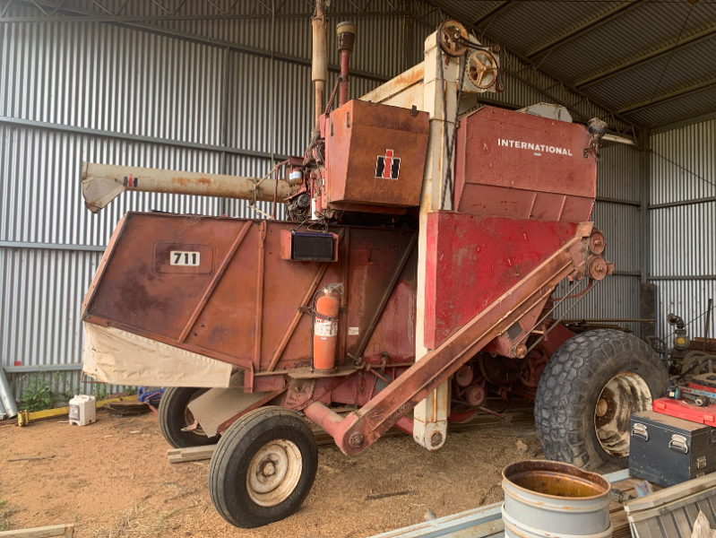 Lot 34 - International 711 Header | AuctionsPlus