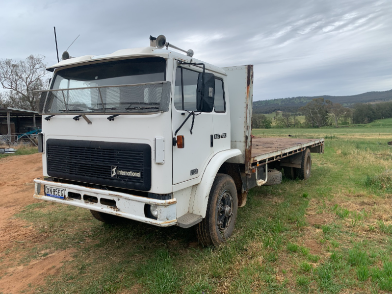 Lot 32 - 1993 International Acco 1850E Truck | AuctionsPlus