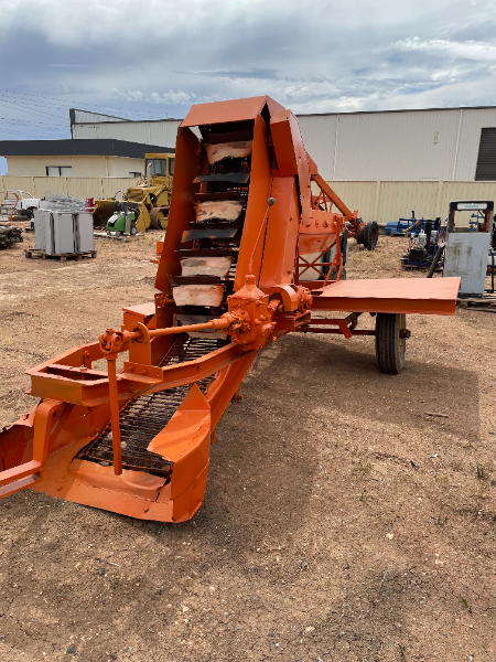 Lot 61 - Large land planer | AuctionsPlus