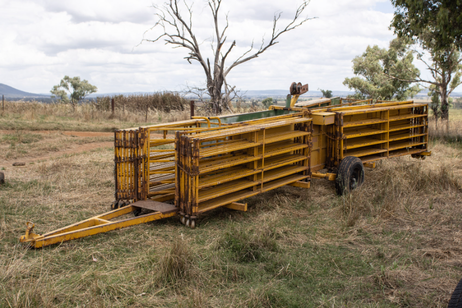 Lot 144 - Macdougal 40 panel portable sheep yards 3 way draft ...