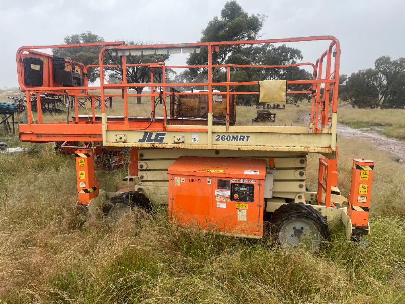 Lot 8 - Jlg 260mrt 4wd self leveling scissor lift | AuctionsPlus