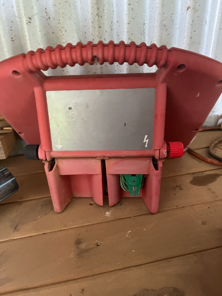 Lot 15 - Speedrite S500 electric fence solar energiser | AuctionsPlus