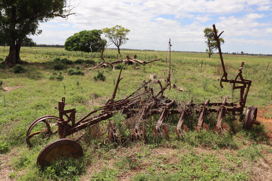 Lot 25 - Antique Disk Plough | AuctionsPlus