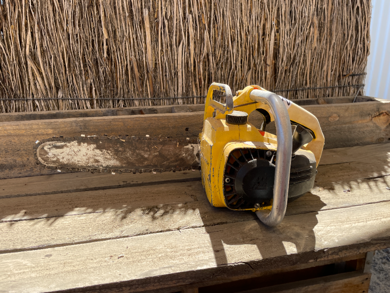 Lot 202 - McCulloch Mini Mac 25 Chainsaw No. A14-00172 | AuctionsPlus