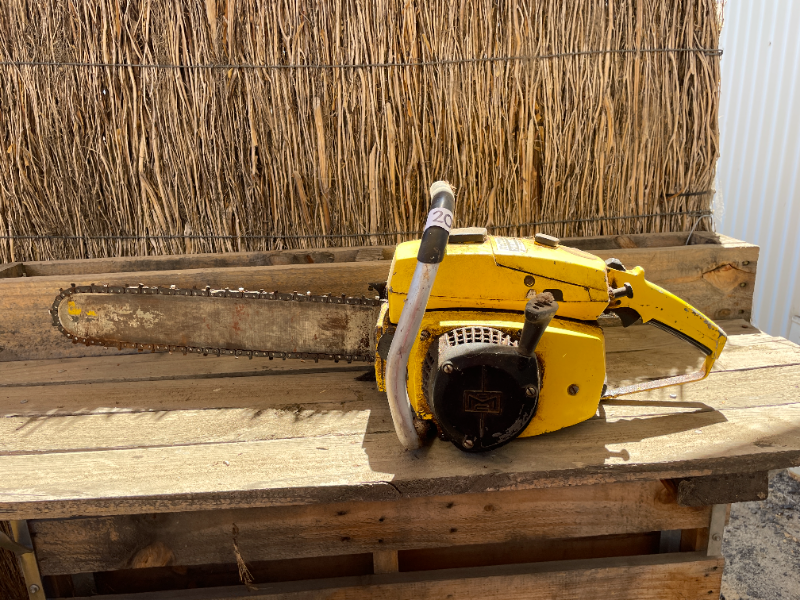 Lot 204 - McCulloch 7-10 Automatic Chainsaw | AuctionsPlus