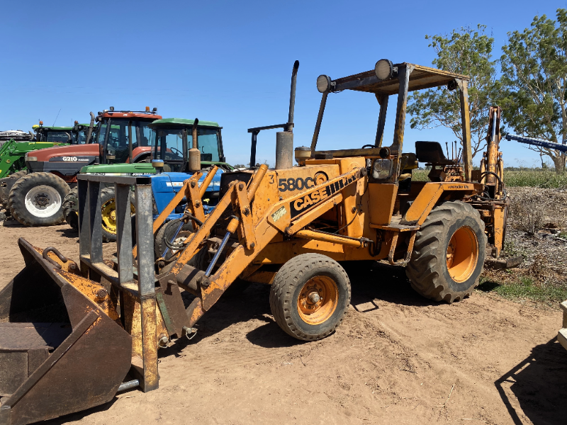Lot 35 - Case 580C Construction King FEL/Backhoe | AuctionsPlus