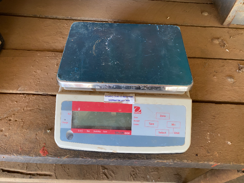 Lot 156 - Rechargeable precision grain scale – OHAUS Valor 1000 ...