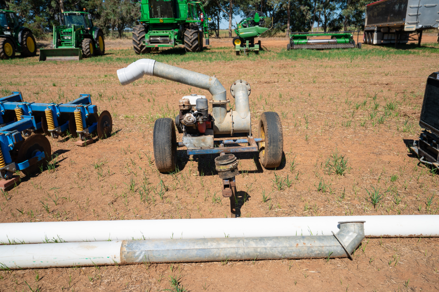 Lot 43 - 6” mobile Collins pump | AuctionsPlus
