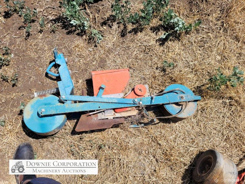 193 - Precision Seed Distributor Head | AuctionsPlus