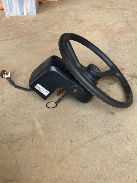 Lot 24 - AutoTrac Universal 300 ATU | AuctionsPlus