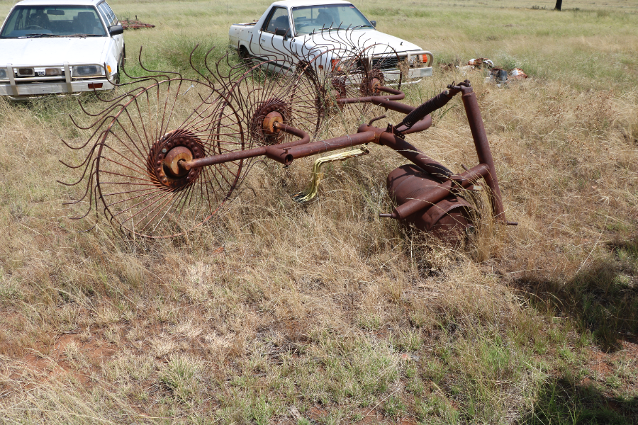 Lot 140 - 3PL Hay Rake, with spare tynes. | AuctionsPlus