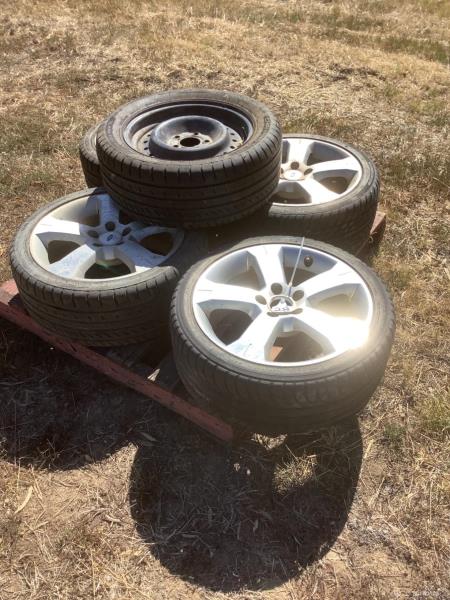 Lot 28 - XR8 Ford Falcon Tyres & Rims | AuctionsPlus