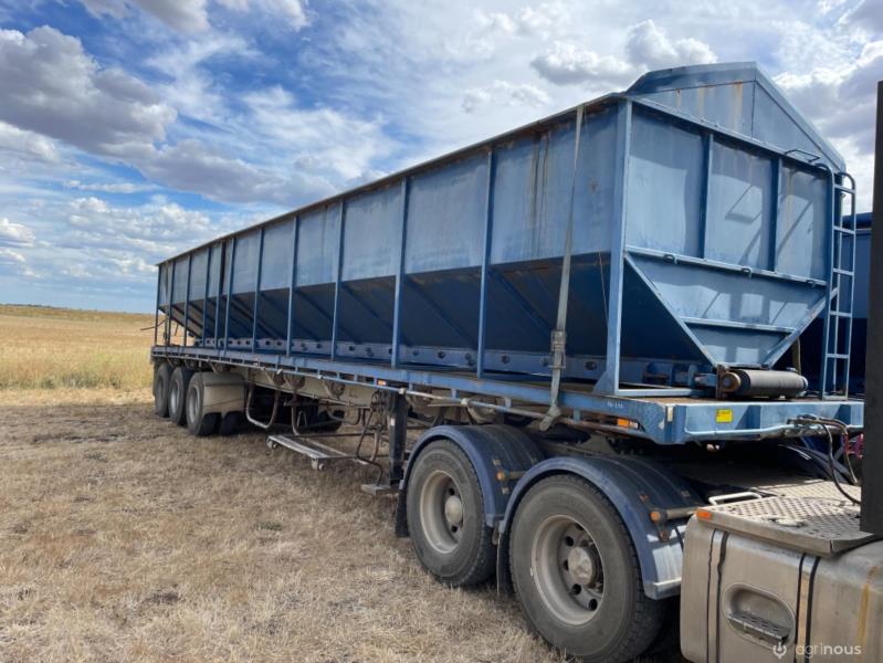 Lot 266 - DTF Bulk Potato trailer with belt feed | AuctionsPlus