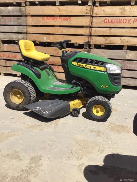 Lot 13 - John Deere D105 Lawn Tractor | AuctionsPlus