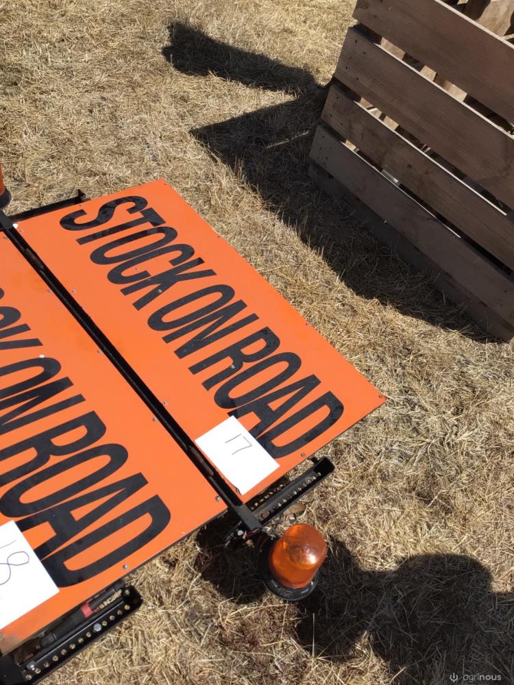 Lot 17 - Vehicle stock on road sign with flashing lights | AuctionsPlus