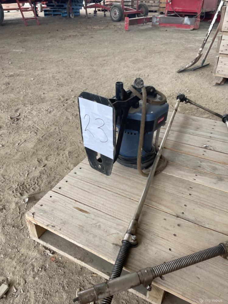 Lot 23 - Evo shearing plant with down tube | AuctionsPlus