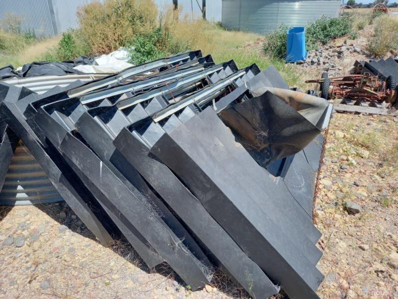 Lot 62 - Plastic Irrigation Bay Outlets x 9 | AuctionsPlus
