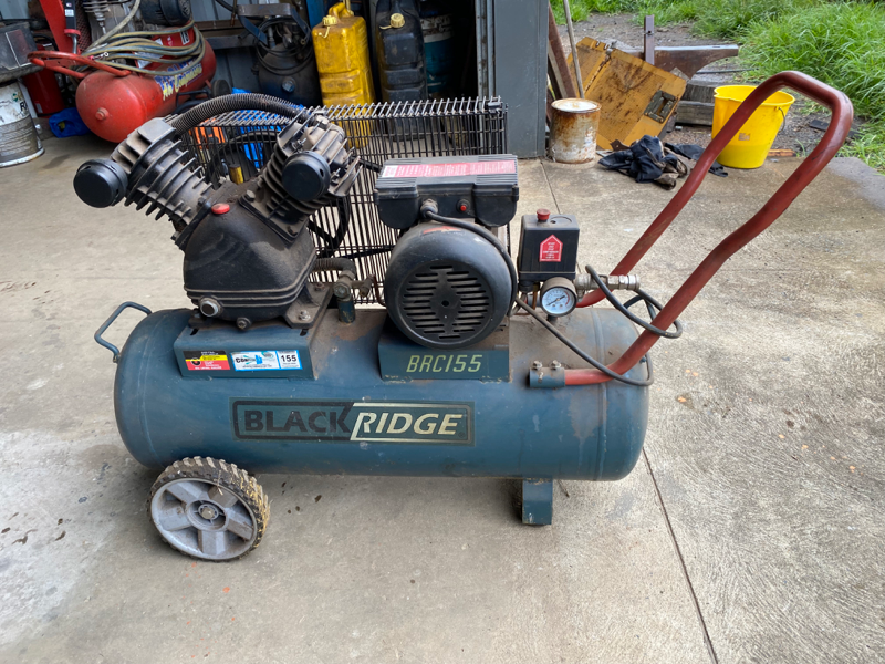 Lot 90 - Black Ridge BRC155 air compressor | AuctionsPlus