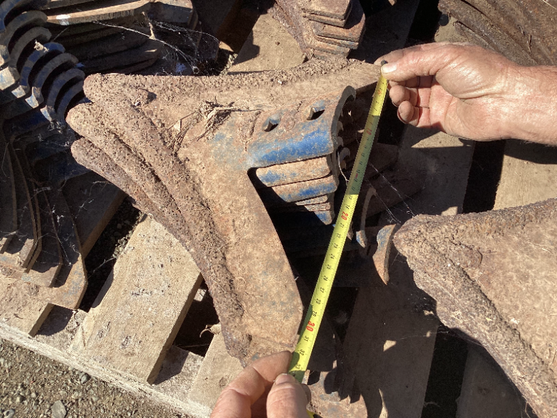 Lot 65 - Agpointe Australia Scarifier Points | AuctionsPlus