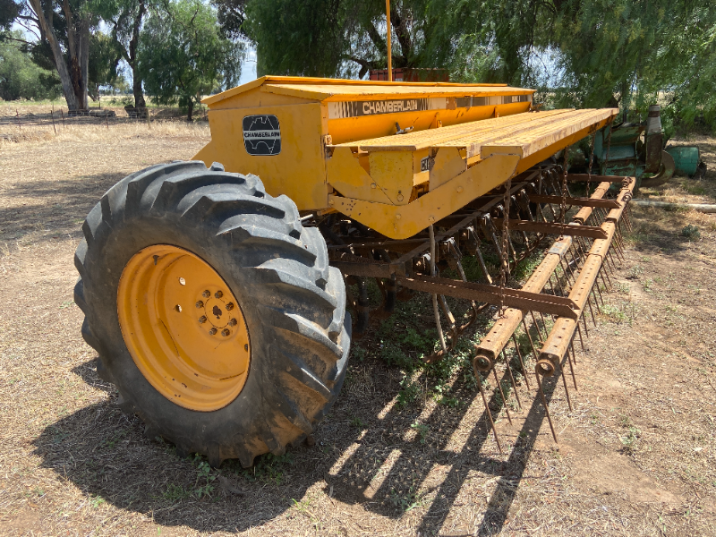 Lot 37 - Chamberlain Mark III Combine | AuctionsPlus