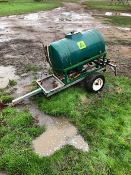 Lot 6 - Goldacres 200L tray mate | AuctionsPlus