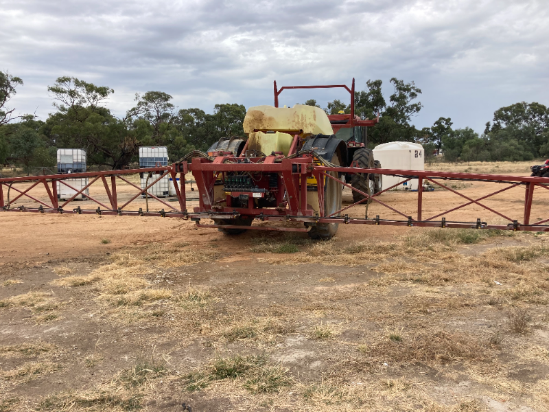 Lot 24 - Hardi Commander 5000 with 24m Force Boom | AuctionsPlus