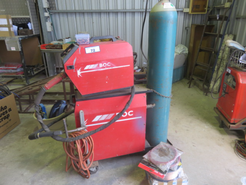 Lot 72 - BOC 320 3ph MIG Welder with Spare Wire & Tips | AuctionsPlus