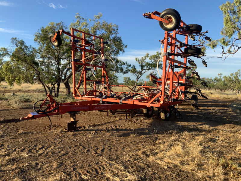 Lot 6 - Morris Magnum Series 3 Air Seeder/Planter | AuctionsPlus