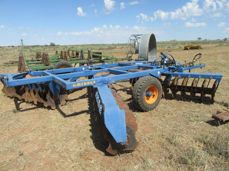 Lot 8 - Grizzly Grumpy GT040 40 offset plate disc | AuctionsPlus
