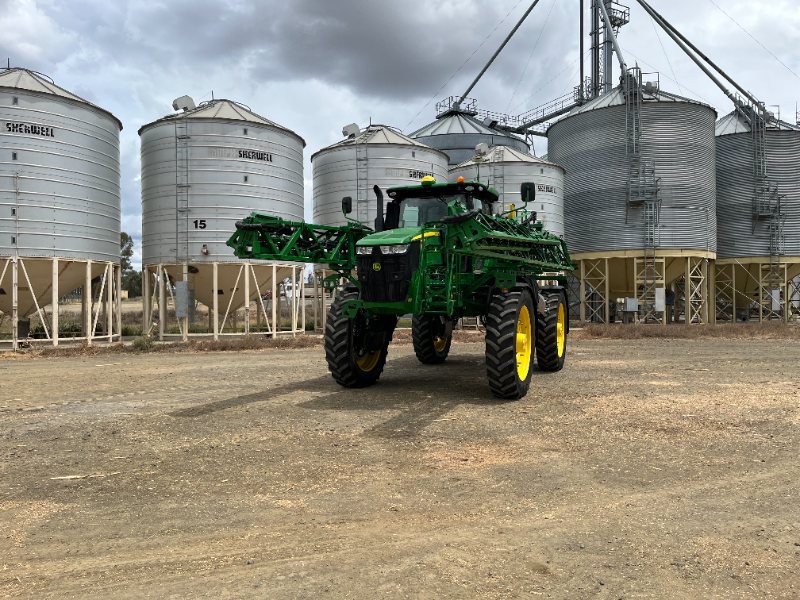 Lot 2 - John Deere R4060 Self Propelled Sprayer | AuctionsPlus