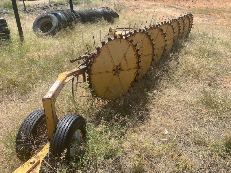 Lot 64 - Round Hay Rake | AuctionsPlus