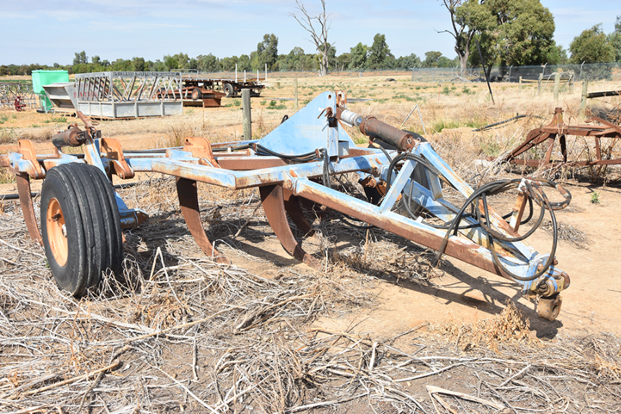 18 - Grizzly Ripper | AuctionsPlus