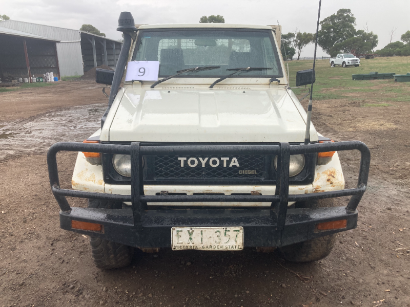 Lot 9 - HJ75 Landcruiser single cab ute | AuctionsPlus
