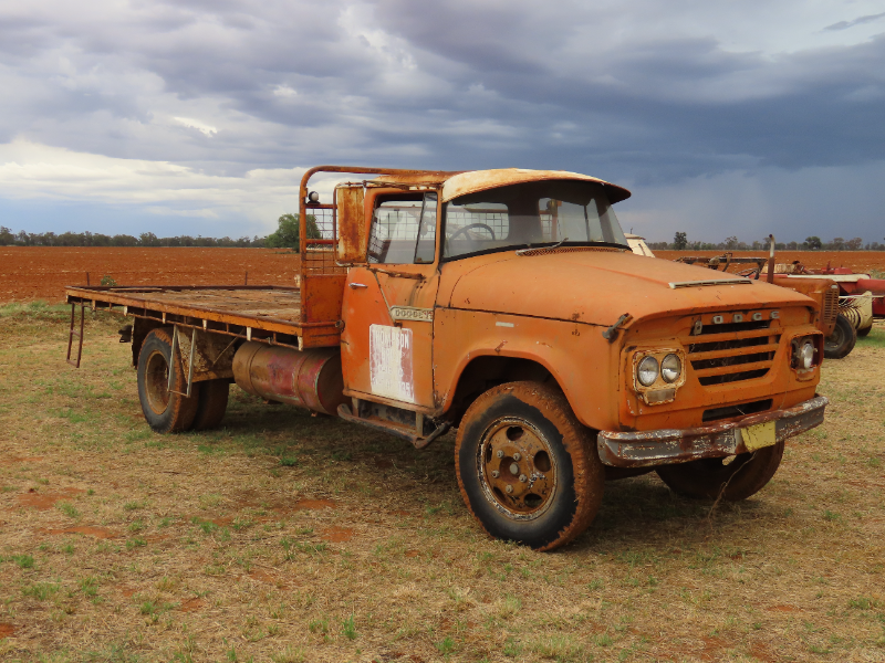 Lot 43 - Dodge 575 Truck | AuctionsPlus