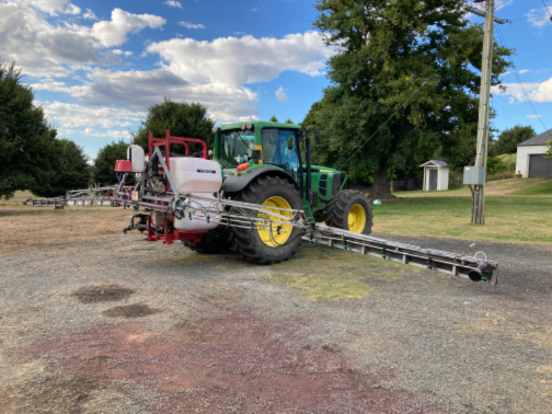 Lot 23 - Croplands 12m Boom | AuctionsPlus