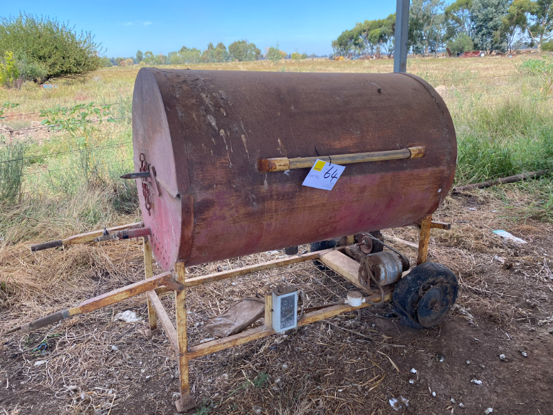 Lot 64 - Homemade gas spit roaster | AuctionsPlus