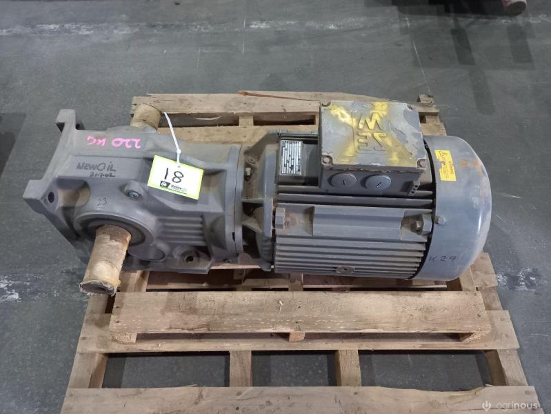 Lot 18 - SEW Moto & Gear Rox | AuctionsPlus