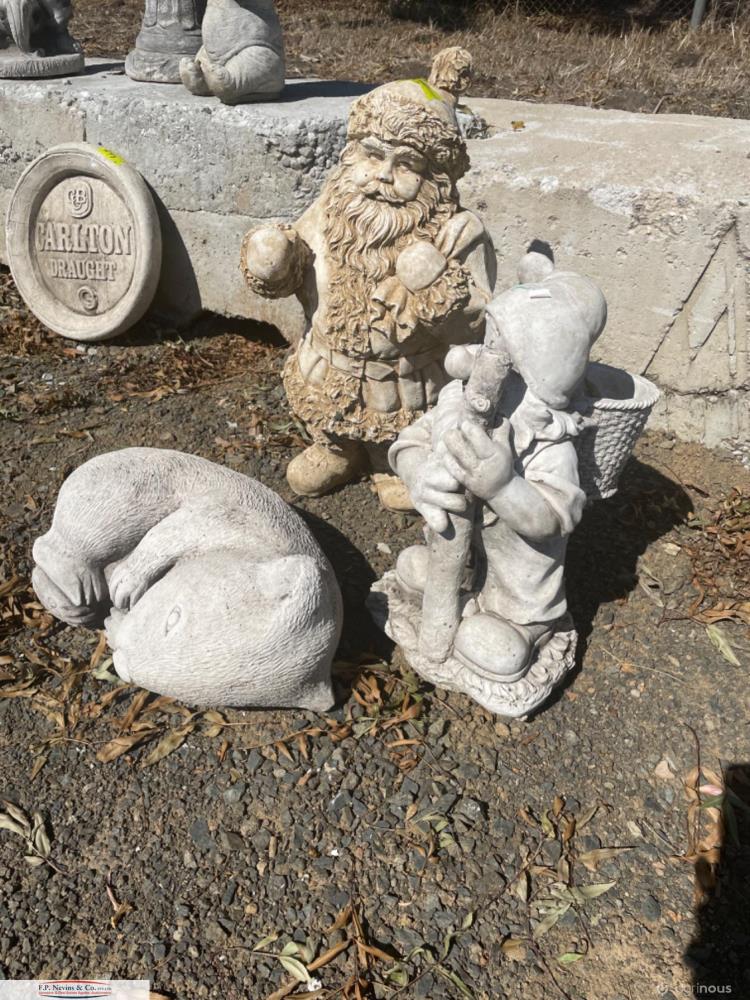 Lot 276 - Garden Ornaments | AuctionsPlus