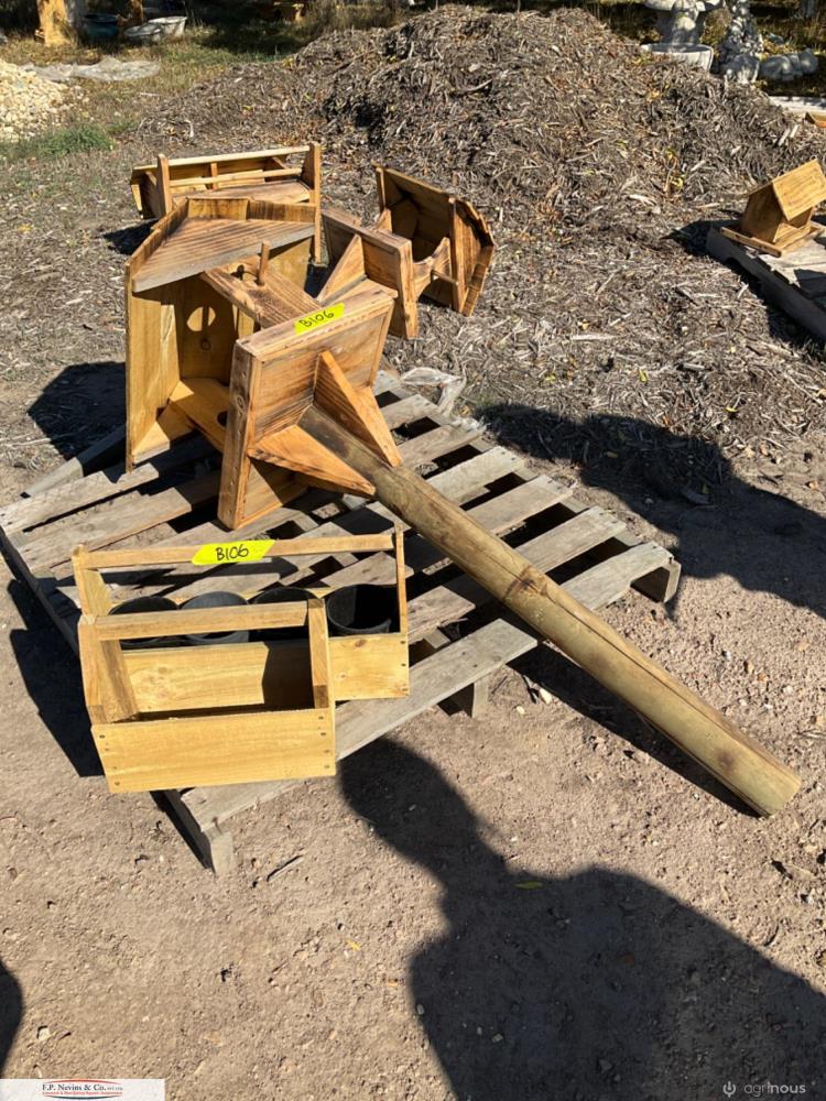 Lot 106 - Large Bird House & 2 x Pot Carriers | AuctionsPlus