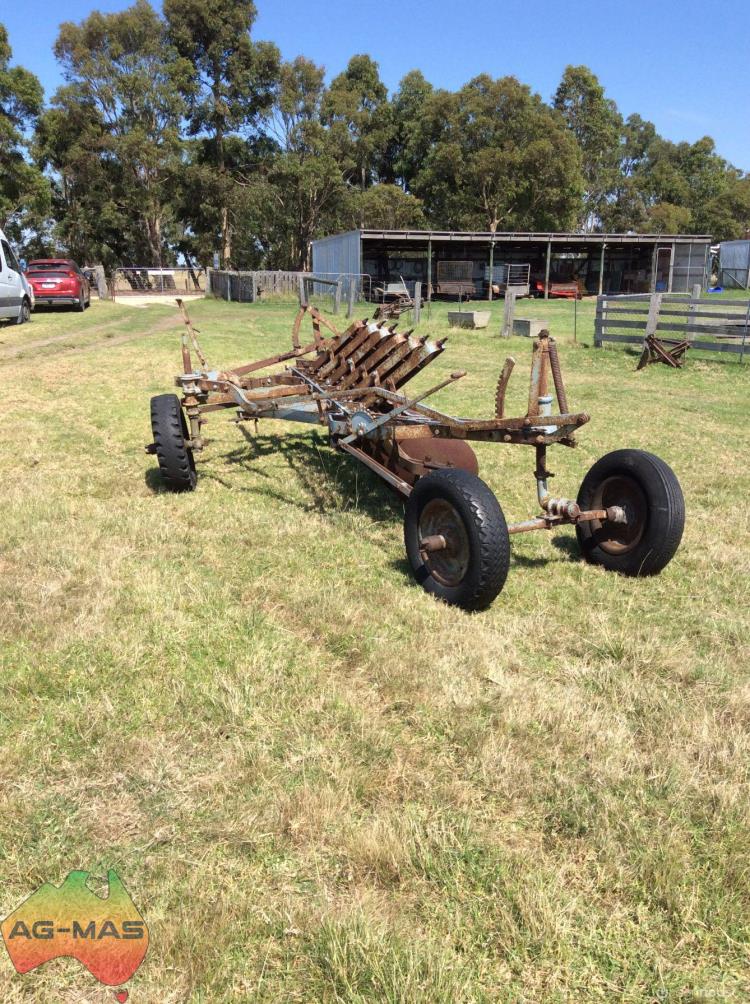 Lot 17 - Stump Jump Plough | AuctionsPlus