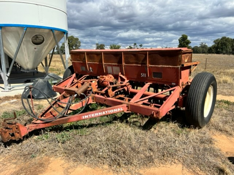 Lot 151 - Combine Seeder | AuctionsPlus