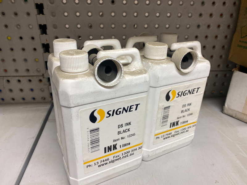 Lot 117 - 4x Signet Ink | AuctionsPlus