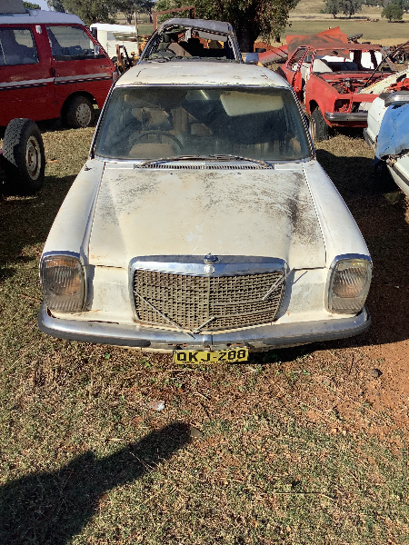 Lot 37 - Merc Car | AuctionsPlus