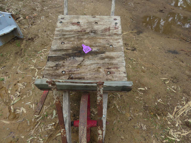 LOT 212 - OLD WHEEL BARROW | AuctionsPlus