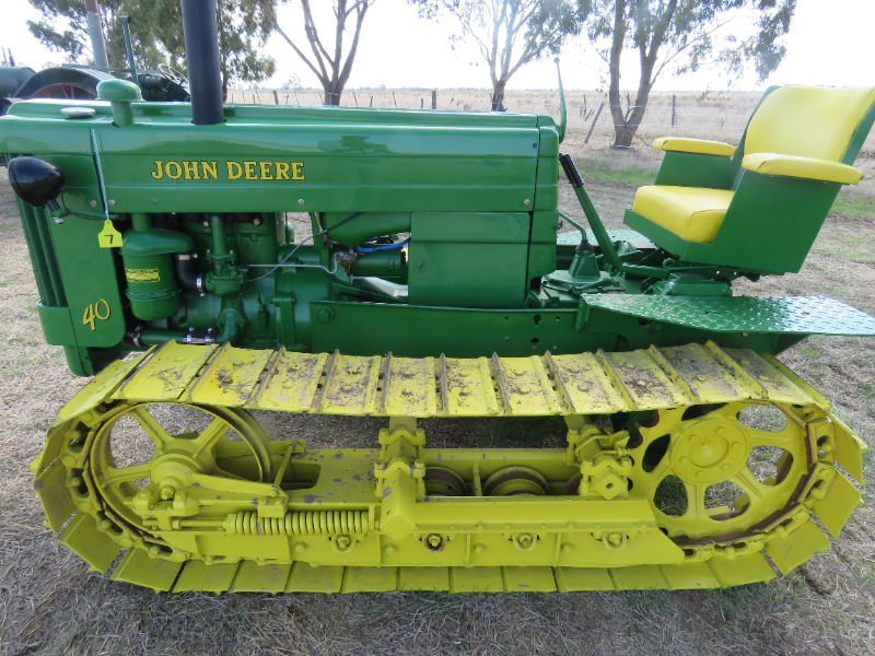 LOT 7 - JOHN DEERE CRAWLER - 40 | AuctionsPlus