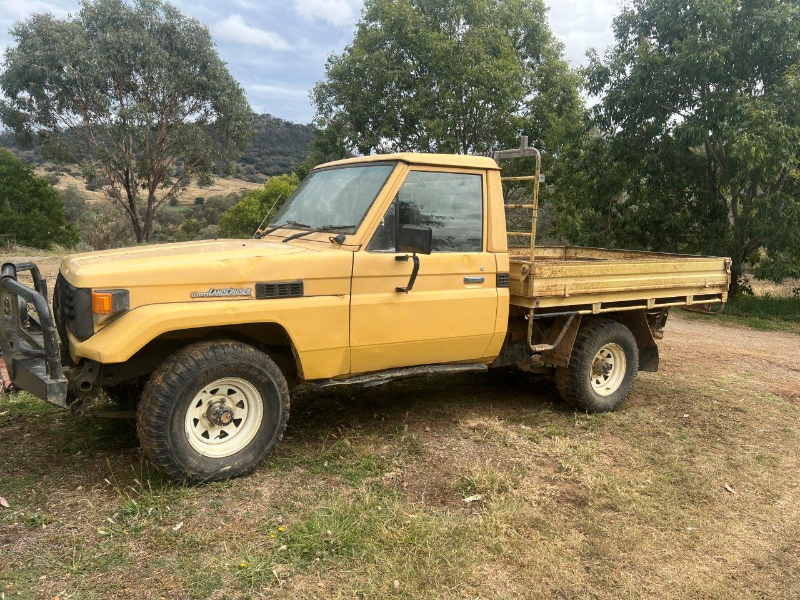 Lot 3 - TOYOTA LANDCRUISER FARM UTE | AuctionsPlus