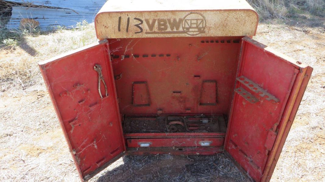 Lot 113 - VBW Tool Cabinet | AuctionsPlus